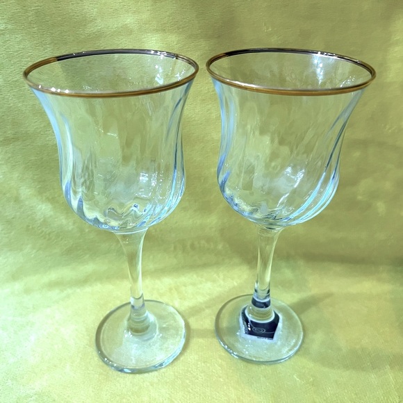 Regent | Dining | Regent Optic Swirl Water Glasses With Gold Rim | Poshmark